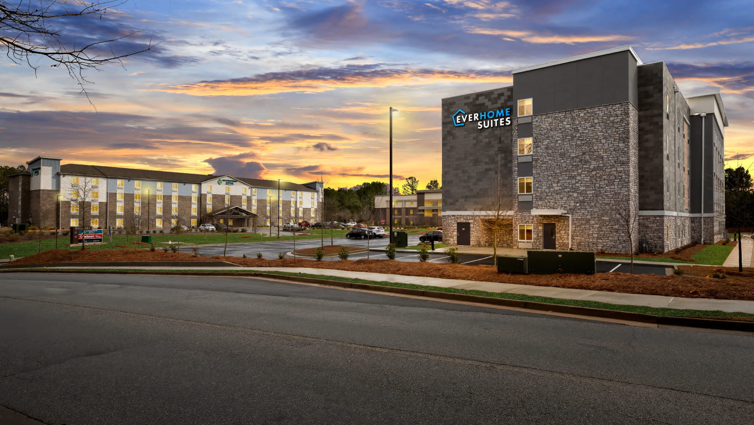 Everhome Suites