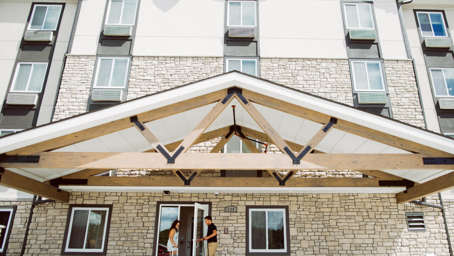 WoodSpring Suites