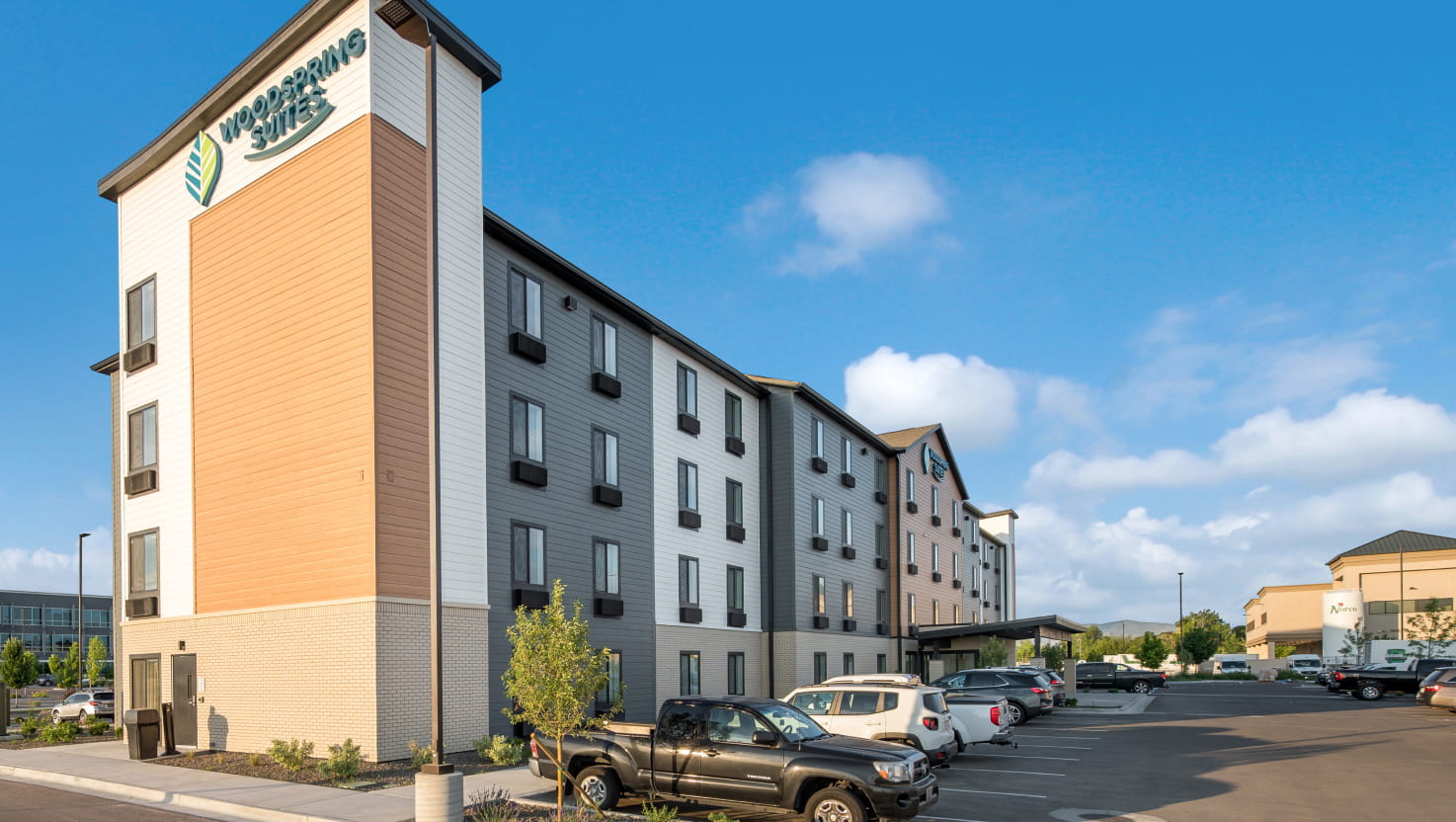 WoodSpring Suites